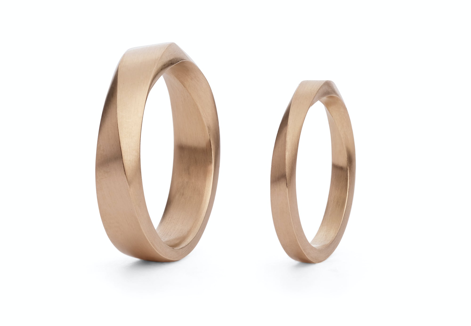 Ladies and mens mobius wedding bands (top twist)